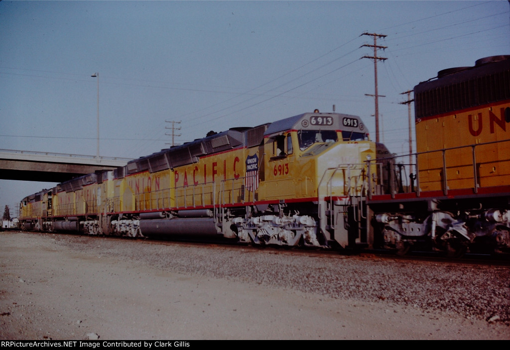 UP 6913 with new paint